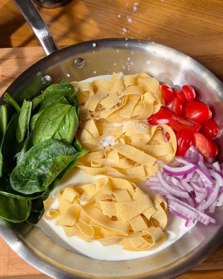 Creamy One Pan Tomato and Spinach Fettuccine - thechefoutwest